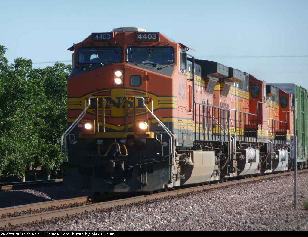 BNSF 4403 East